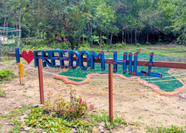 Freedom Hill walk in Batu Ferringhi (2km)